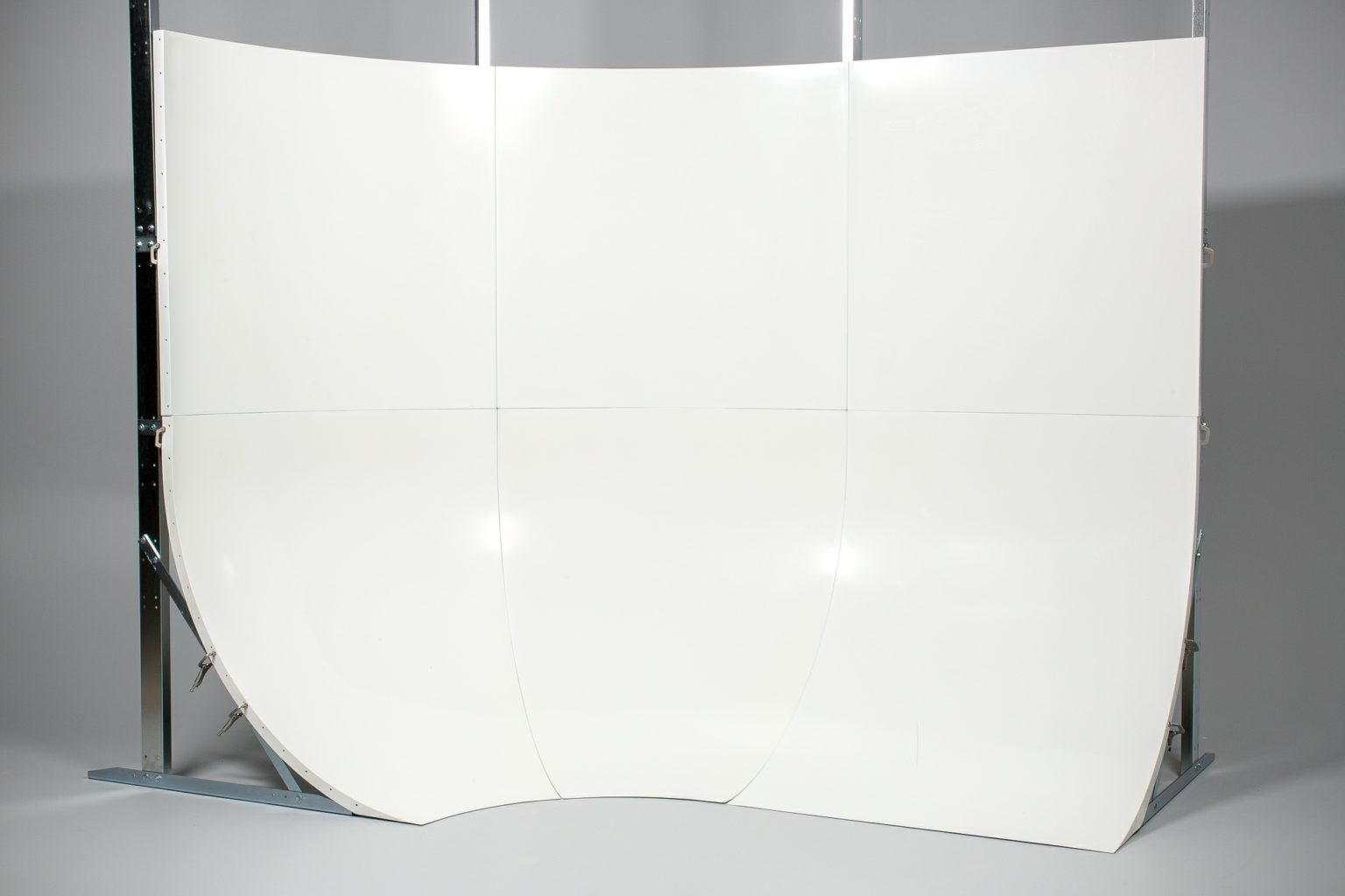 System 4QS Freestanding Cyc Wall w/ 42-Inch Cove | Pro Cyc