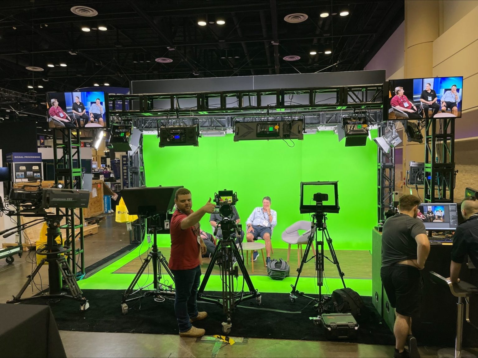Pro-Grade 20-Foot Green Screen | Pro Cyc