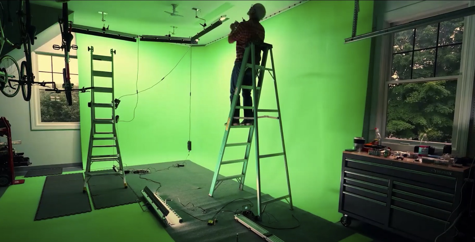 Shooting on a Green Screen: Tips to Not Look "Low Budget" - Pro Cyc