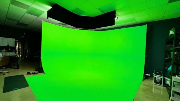 Choosing between Green Screen Paint and Green Screen Flooring Material ...